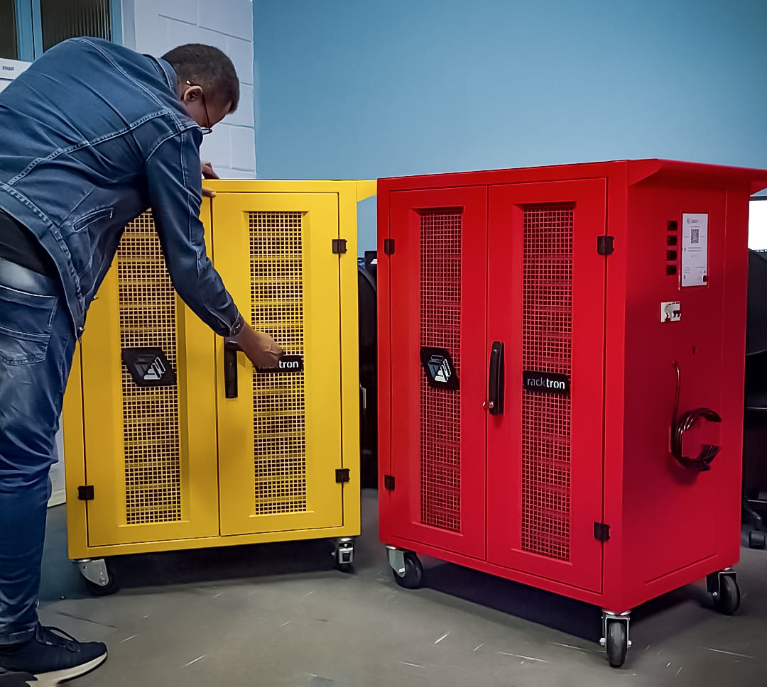 Racktron: Entenda como funciona a personalização de Gabinetes de ...